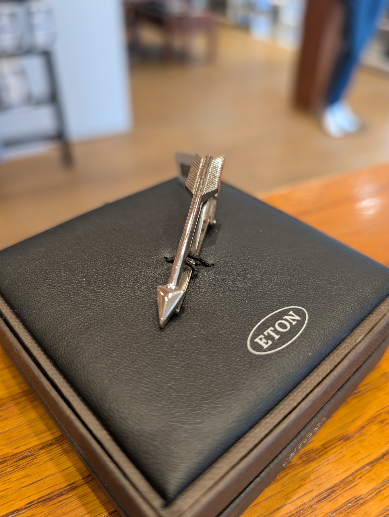 ETON - SILVER ARROW TIE CLIP – Robert Simmonds Clothing