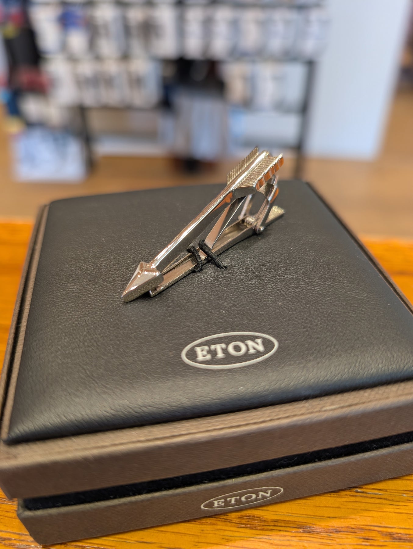 ETON - SILVER ARROW TIE CLIP – Robert Simmonds Clothing